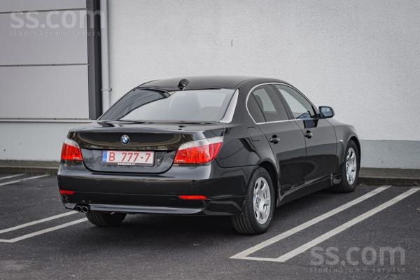 Melns BMW 520 2003 Rīga, ar dzinēja tilpumu 2.20 L un nobraukumu 127 tūkst. km par 6990 €, foto 4 vietnē AUTOMOTO.COM.LV