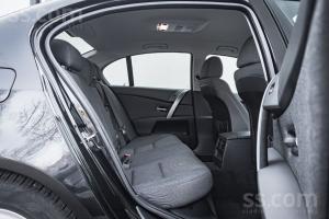 Black BMW 520 2003 in Riga, with an engine capacity of 2.20 L and mileage of 127 thousand km for 6500 €, photo 11 on AUTOMOTO.COM.LV