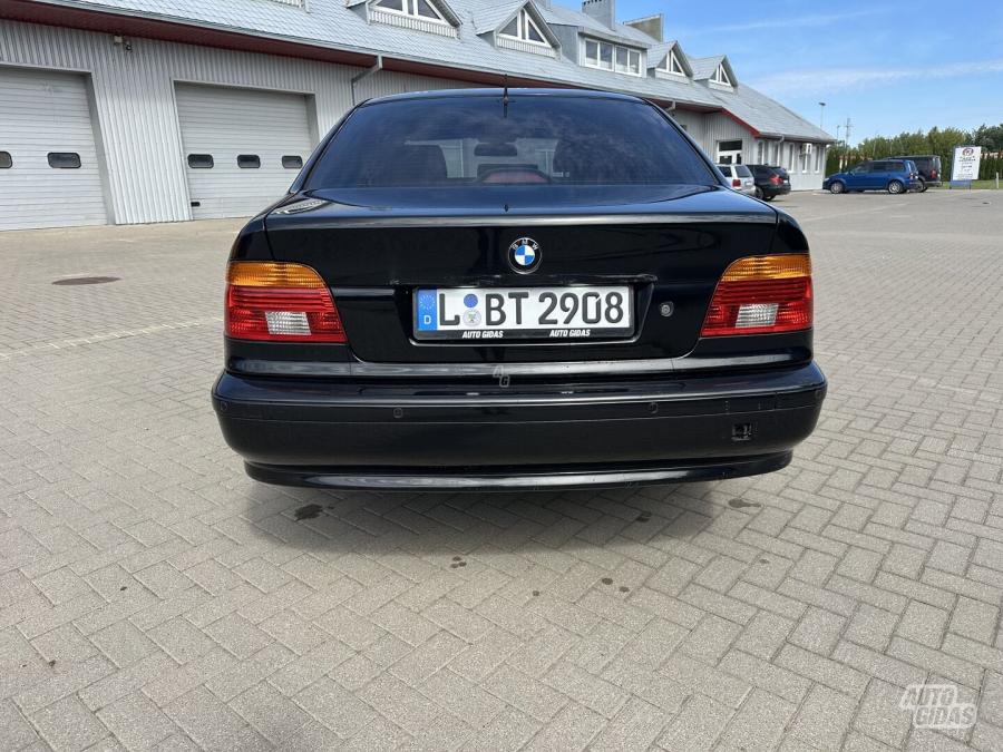 Black BMW 520 2003 in Marijampole, with an engine capacity of 2.20 L and mileage of 264 thousand km for 3250 €, photo 9 on AUTOMOTO.COM.LV
