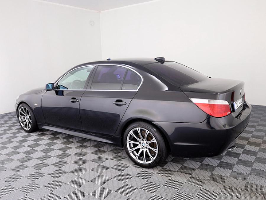 Black BMW 520 2003 in Tallinn, with an engine capacity of 2.20 L and mileage of 379 thousand km for 2799 €, photo 5 on AUTOMOTO.COM.LV