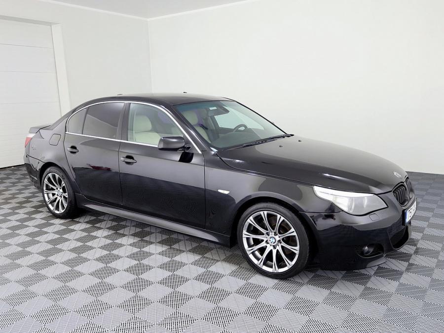 Black BMW 520 2003 in Tallinn, with an engine capacity of 2.20 L and mileage of 379 thousand km for 2799 €, photo 11 on AUTOMOTO.COM.LV