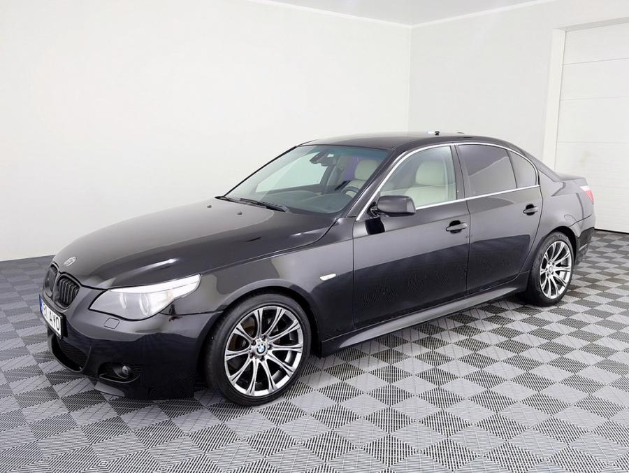 Black BMW 520 2003 in Tallinn, with an engine capacity of 2.20 L and mileage of 379 thousand km for 2799 €, photo 12 on AUTOMOTO.COM.LV