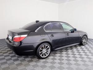 Black BMW 520 2003 in Tallinn, with an engine capacity of 2.20 L and mileage of 379 thousand km for 2799 €, photo 13 on AUTOMOTO.COM.LV