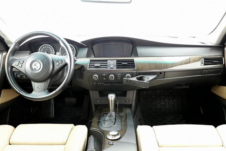 Black BMW 520 2003 in Tallinn, with an engine capacity of 2.20 L and mileage of 379 thousand km for 2799 €, photo 15 on AUTOMOTO.COM.LV
