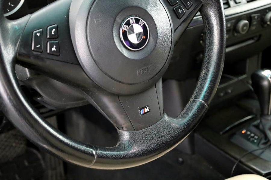 Black BMW 520 2003 in Tallinn, with an engine capacity of 2.20 L and mileage of 379 thousand km for 2799 €, photo 18 on AUTOMOTO.COM.LV