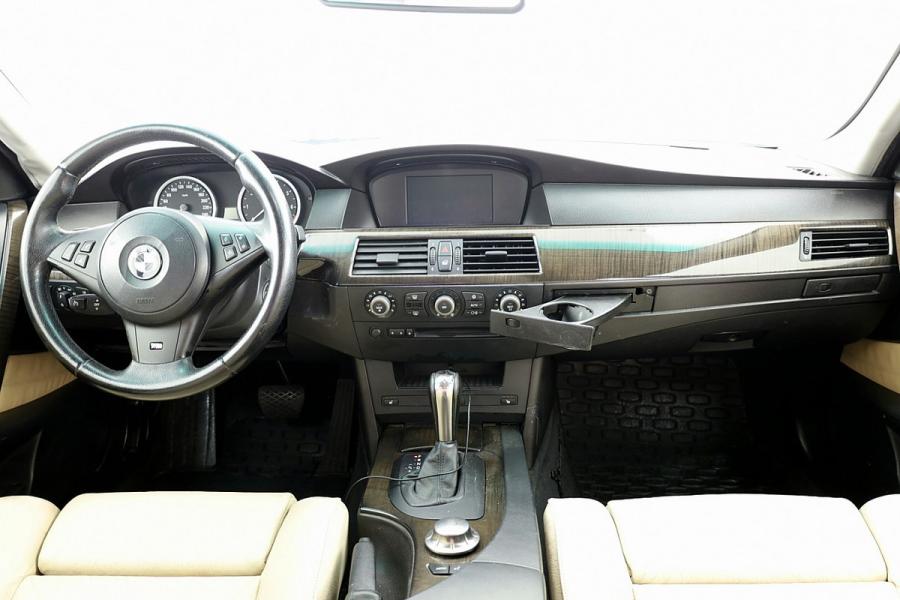 Melns BMW 520 2003 Tallina, ar dzinēja tilpumu 2.20 L un nobraukumu 379 tūkst. km par 2799 €, foto 15 vietnē AUTOMOTO.COM.LV