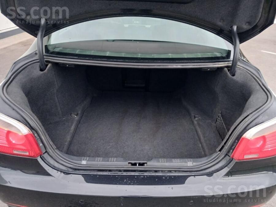 Melns BMW 520 2003 Ludza, ar dzinēja tilpumu 2.20 L un nobraukumu 306 tūkst. km par 3750 €, foto 14 vietnē AUTOMOTO.COM.LV