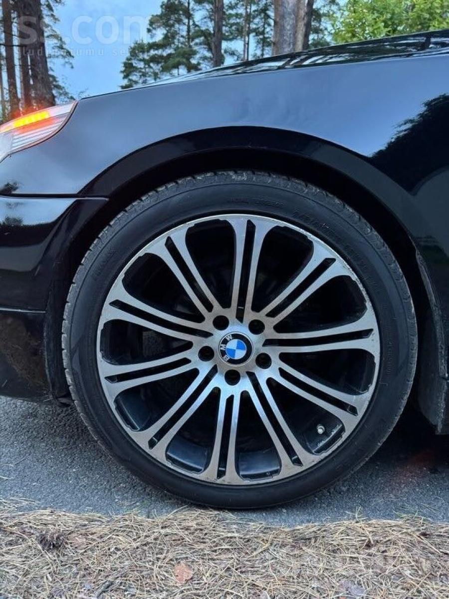 Melns BMW 520 2003 Rīga, ar dzinēja tilpumu 2.20 L un nobraukumu 435 tūkst. km par 3850 €, foto 14 vietnē AUTOMOTO.COM.LV