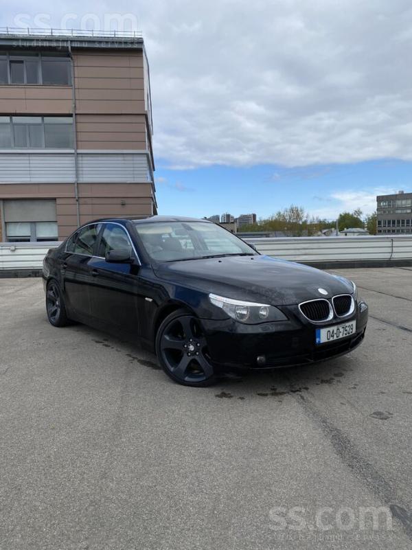 Melns BMW 520 2004 Rīga, ar dzinēja tilpumu 2.50 L un nobraukumu 200 tūkst. km par 10000 €, foto 1 vietnē AUTOMOTO.COM.LV