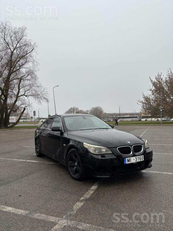 Melns BMW 520 2004 Rīga, ar dzinēja tilpumu 2.20 L un nobraukumu 439 tūkst. km par 2700 €, foto 2 vietnē AUTOMOTO.COM.LV