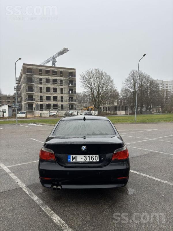 Melns BMW 520 2004 Rīga, ar dzinēja tilpumu 2.20 L un nobraukumu 439 tūkst. km par 2700 €, foto 5 vietnē AUTOMOTO.COM.LV