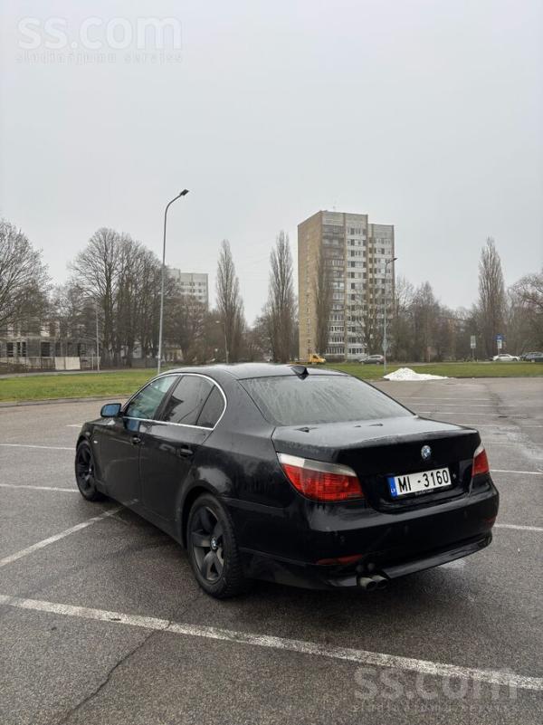 Melns BMW 520 2004 Rīga, ar dzinēja tilpumu 2.20 L un nobraukumu 439 tūkst. km par 2700 €, foto 6 vietnē AUTOMOTO.COM.LV