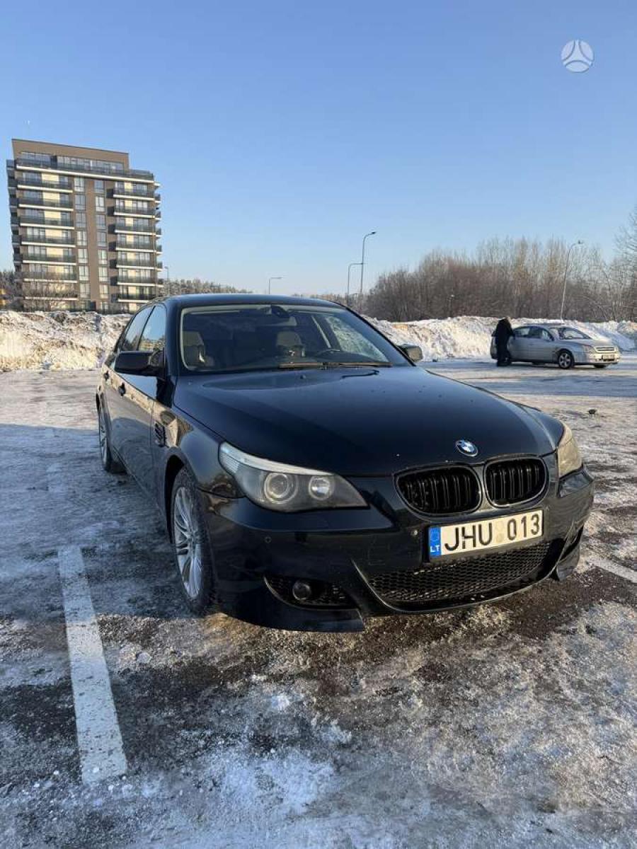 Black BMW 520 2004 in Vilnius, with an engine capacity of 2.17 L and mileage of 290 thousand km for 3300 €, photo 1 on AUTOMOTO.COM.LV