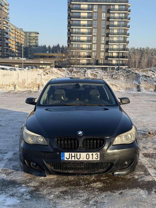 Black BMW 520 2004 in Vilnius, with an engine capacity of 2.17 L and mileage of 290 thousand km for 3300 €, photo 3 on AUTOMOTO.COM.LV