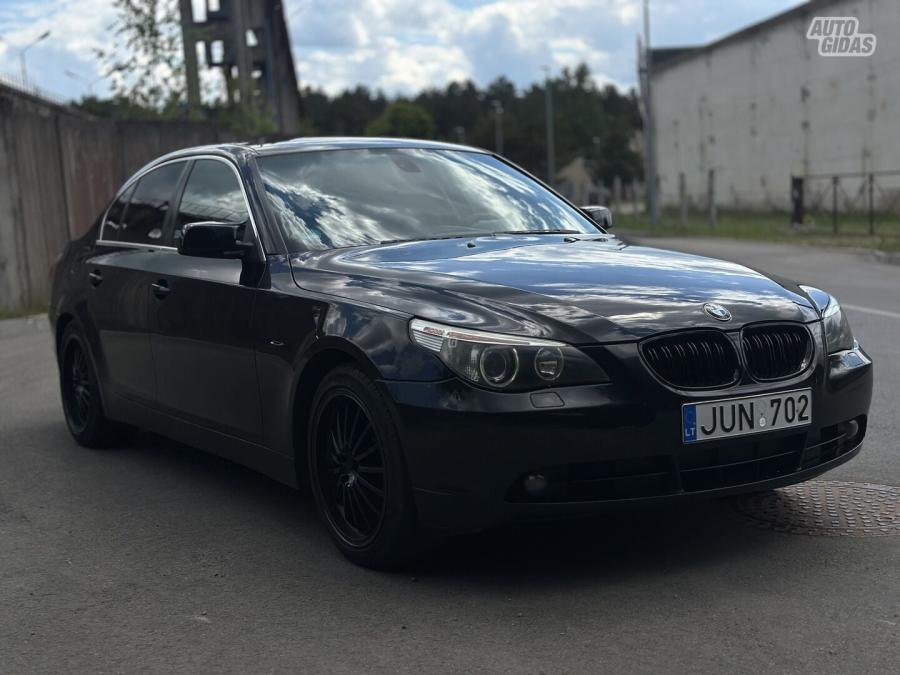 Black BMW 520 2004 in Jurbarkas, with an engine capacity of 2.20 L and mileage of 243 thousand km for 2600 €, photo 7 on AUTOMOTO.COM.LV