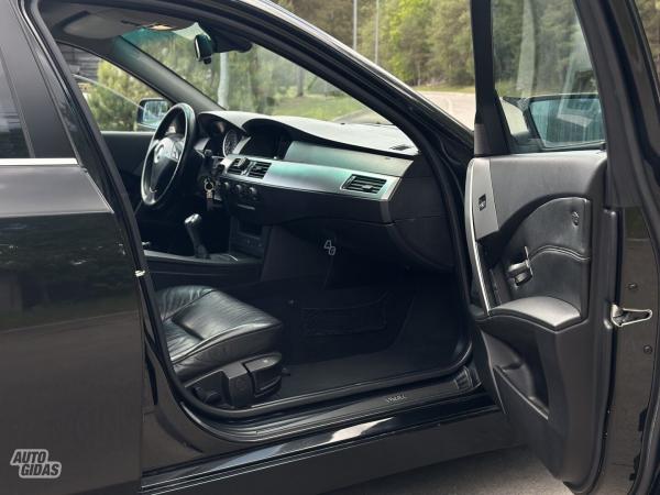 Black BMW 520 2004 in Jurbarkas, with an engine capacity of 2.20 L and mileage of 243 thousand km for 2600 €, photo 9 on AUTOMOTO.COM.LV