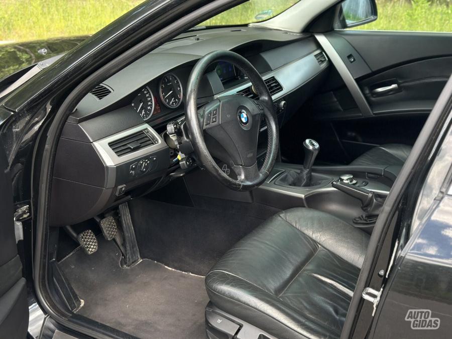 Black BMW 520 2004 in Jurbarkas, with an engine capacity of 2.20 L and mileage of 243 thousand km for 2600 €, photo 11 on AUTOMOTO.COM.LV