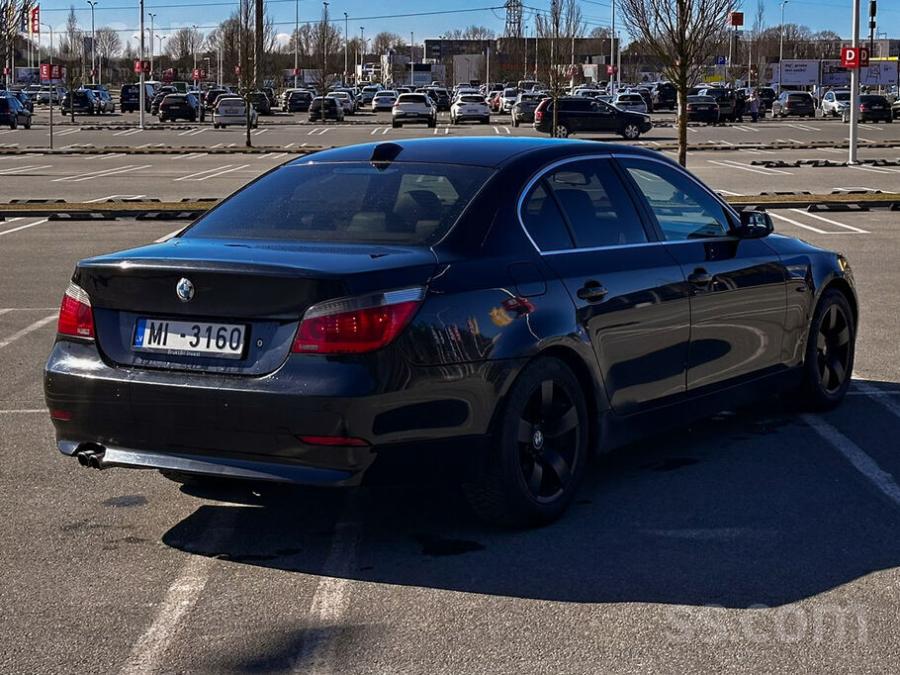 Melns BMW 520 2004 Rīga, ar dzinēja tilpumu 2.20 L un nobraukumu 443 tūkst. km par 2400 €, foto 4 vietnē AUTOMOTO.COM.LV