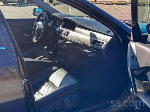 Melns BMW 520 2004 Rīga, ar dzinēja tilpumu 2.20 L un nobraukumu 443 tūkst. km par 2400 €, foto 8 vietnē AUTOMOTO.COM.LV