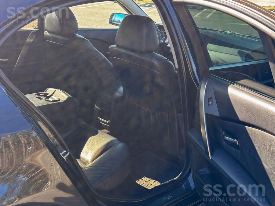 Melns BMW 520 2004 Rīga, ar dzinēja tilpumu 2.20 L un nobraukumu 443 tūkst. km par 2400 €, foto 9 vietnē AUTOMOTO.COM.LV