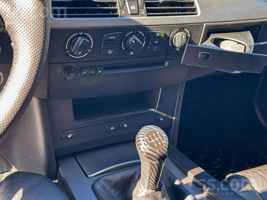 Melns BMW 520 2004 Rīga, ar dzinēja tilpumu 2.20 L un nobraukumu 443 tūkst. km par 2400 €, foto 10 vietnē AUTOMOTO.COM.LV