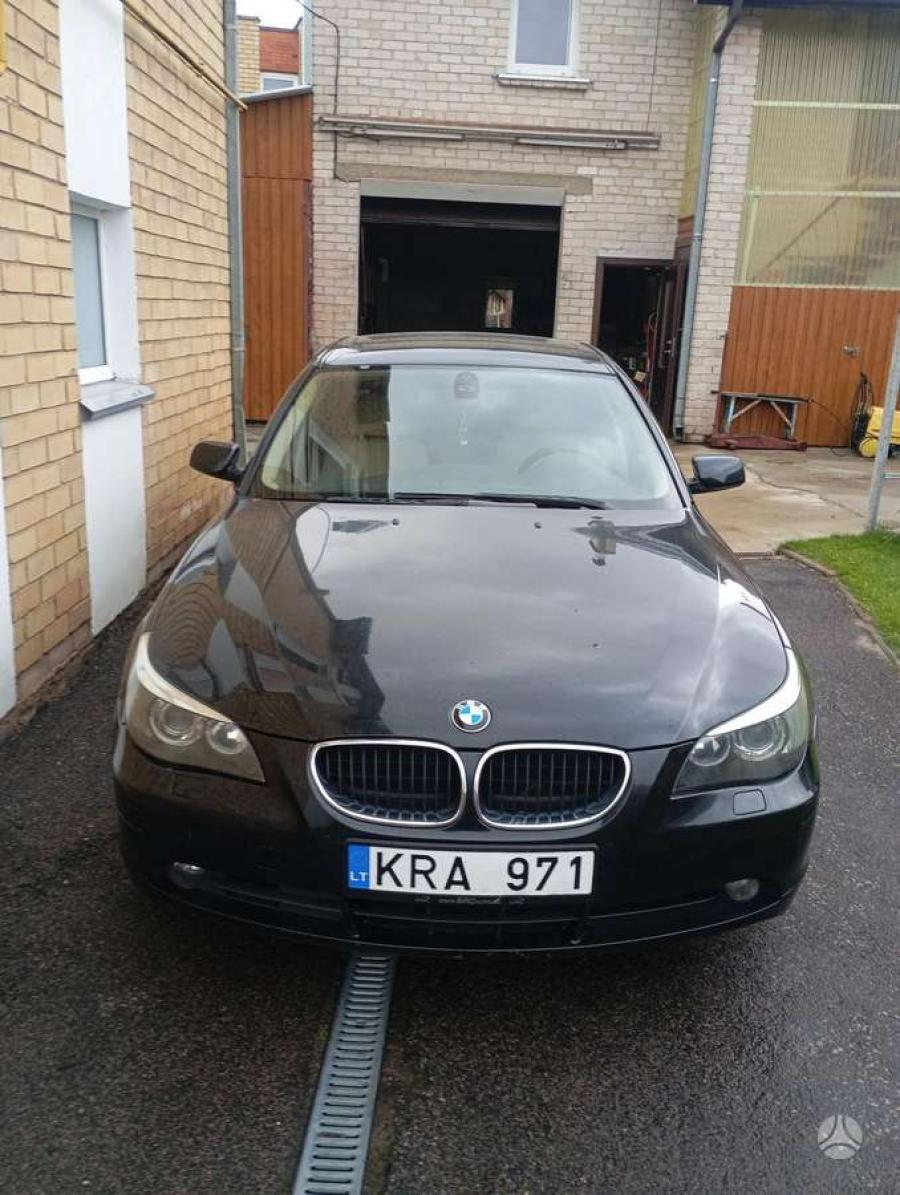 Melns BMW 520 2004 Panevēža, ar dzinēja tilpumu 2.17 L un nobraukumu 250 tūkst. km par 2000 €, foto 4 vietnē AUTOMOTO.COM.LV