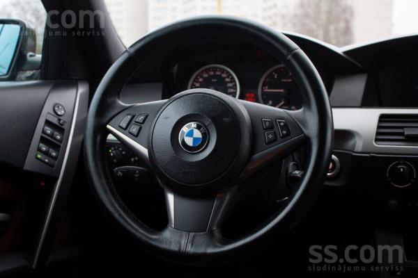 Black BMW 520 2005 in Jelgava, with an engine capacity of 2.00 L and mileage of 312 thousand km for 3100 €, photo 10 on AUTOMOTO.COM.LV