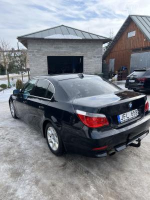 Black BMW 520 2005 in Vilnius, with an engine capacity of 2.00 L and mileage of 335 thousand km for 2500 €, photo 3 on AUTOMOTO.COM.LV