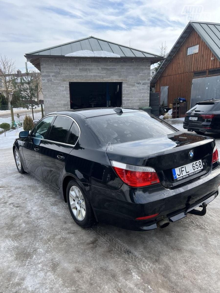Black BMW 520 2005 in Vilnius, with an engine capacity of 2.00 L and mileage of 335 thousand km for 2500 €, photo 3 on AUTOMOTO.COM.LV