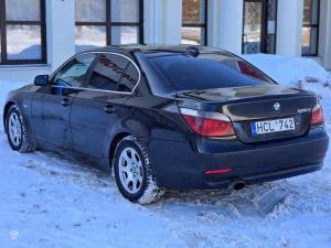 Melns BMW 520 2006 Radviliškis, ar dzinēja tilpumu 2.00 L un nobraukumu 307 tūkst. km par 2650 €, foto  vietnē AUTOMOTO.COM.LV