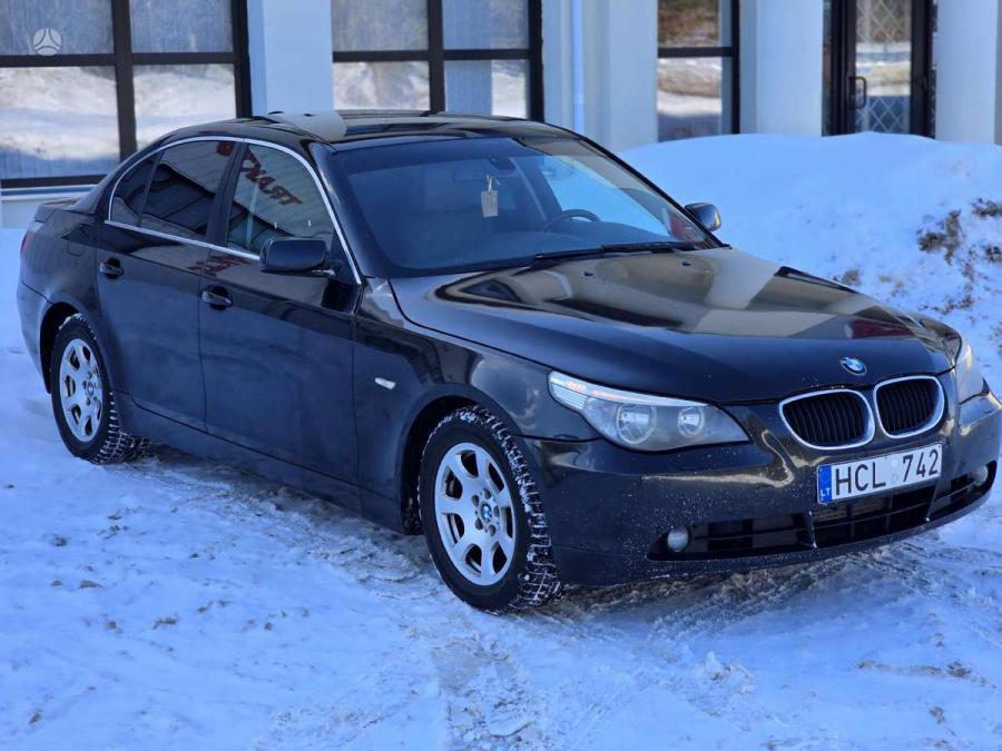 Black BMW 520 2006 in Radviliskis, with an engine capacity of 2.00 L and mileage of 307 thousand km for 2650 €, photo 7 on AUTOMOTO.COM.LV