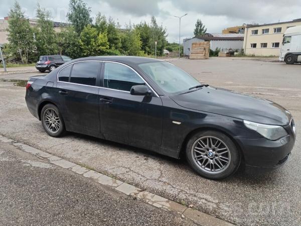 Melns BMW 520 2006 Daugavpils, ar dzinēja tilpumu 2.00 L un nobraukumu 537 tūkst. km par 2300 €, foto 4 vietnē AUTOMOTO.COM.LV