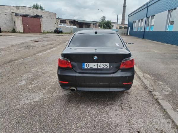 Melns BMW 520 2006 Daugavpils, ar dzinēja tilpumu 2.00 L un nobraukumu 537 tūkst. km par 2300 €, foto 6 vietnē AUTOMOTO.COM.LV