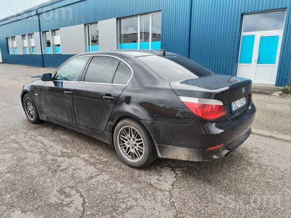 Melns BMW 520 2006 Daugavpils, ar dzinēja tilpumu 2.00 L un nobraukumu 537 tūkst. km par 2300 €, foto 7 vietnē AUTOMOTO.COM.LV