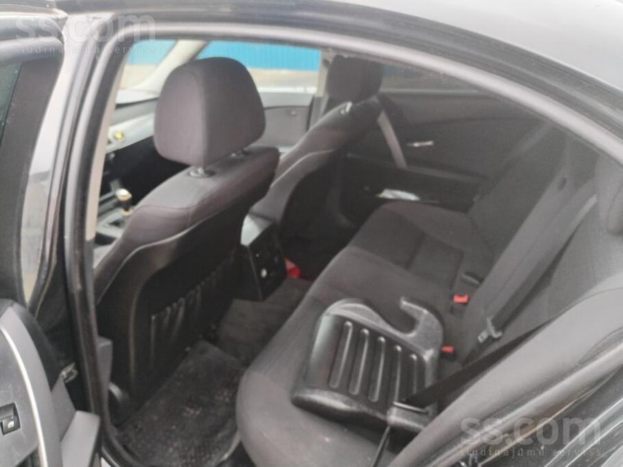 Melns BMW 520 2006 Daugavpils, ar dzinēja tilpumu 2.00 L un nobraukumu 537 tūkst. km par 2300 €, foto 10 vietnē AUTOMOTO.COM.LV