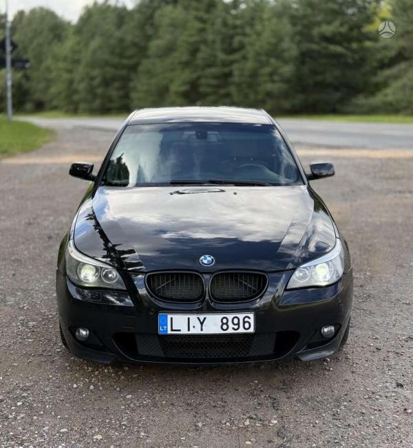 Black BMW 520 2006 in Vilnius, with an engine capacity of 2.00 L and mileage of 276 thousand km for 3000 €, photo 4 on AUTOMOTO.COM.LV