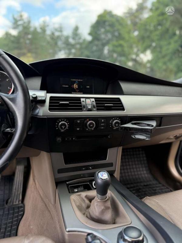 Black BMW 520 2006 in Vilnius, with an engine capacity of 2.00 L and mileage of 276 thousand km for 3000 €, photo 10 on AUTOMOTO.COM.LV