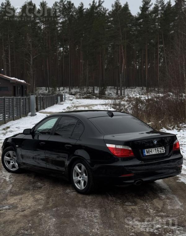 Black BMW 520 2007 in Riga, with an engine capacity of 2.00 L and mileage of 255 thousand km for 6200 €, photo 3 on AUTOMOTO.COM.LV