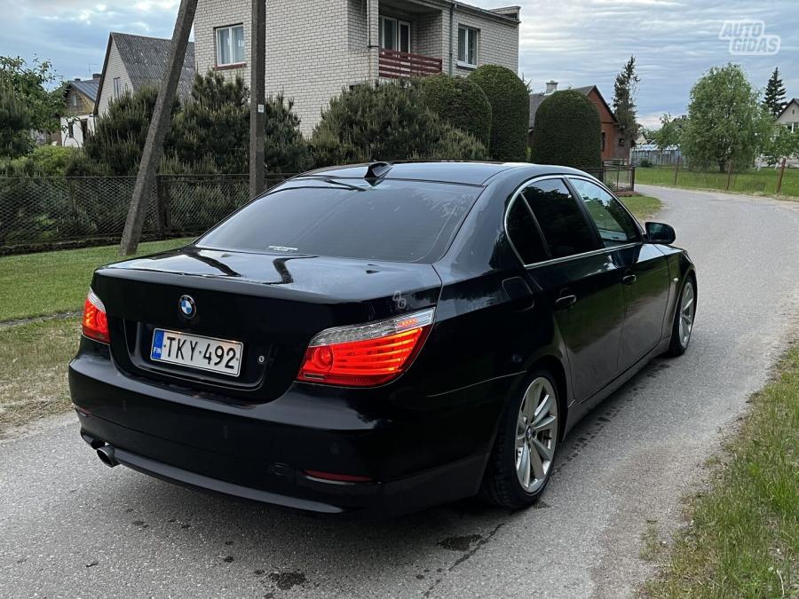 Black BMW 520 2007 in Ariogala, with an engine capacity of 2.00 L and mileage of 701 thousand km for 2250 €, photo 4 on AUTOMOTO.COM.LV