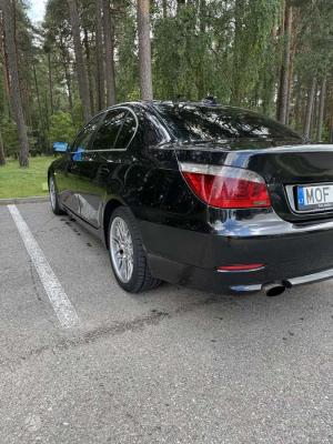 Melns BMW 520 2007 Marijampole, ar dzinēja tilpumu 2.00 L un nobraukumu 400 tūkst. km par 3400 €, foto 8 vietnē AUTOMOTO.COM.LV