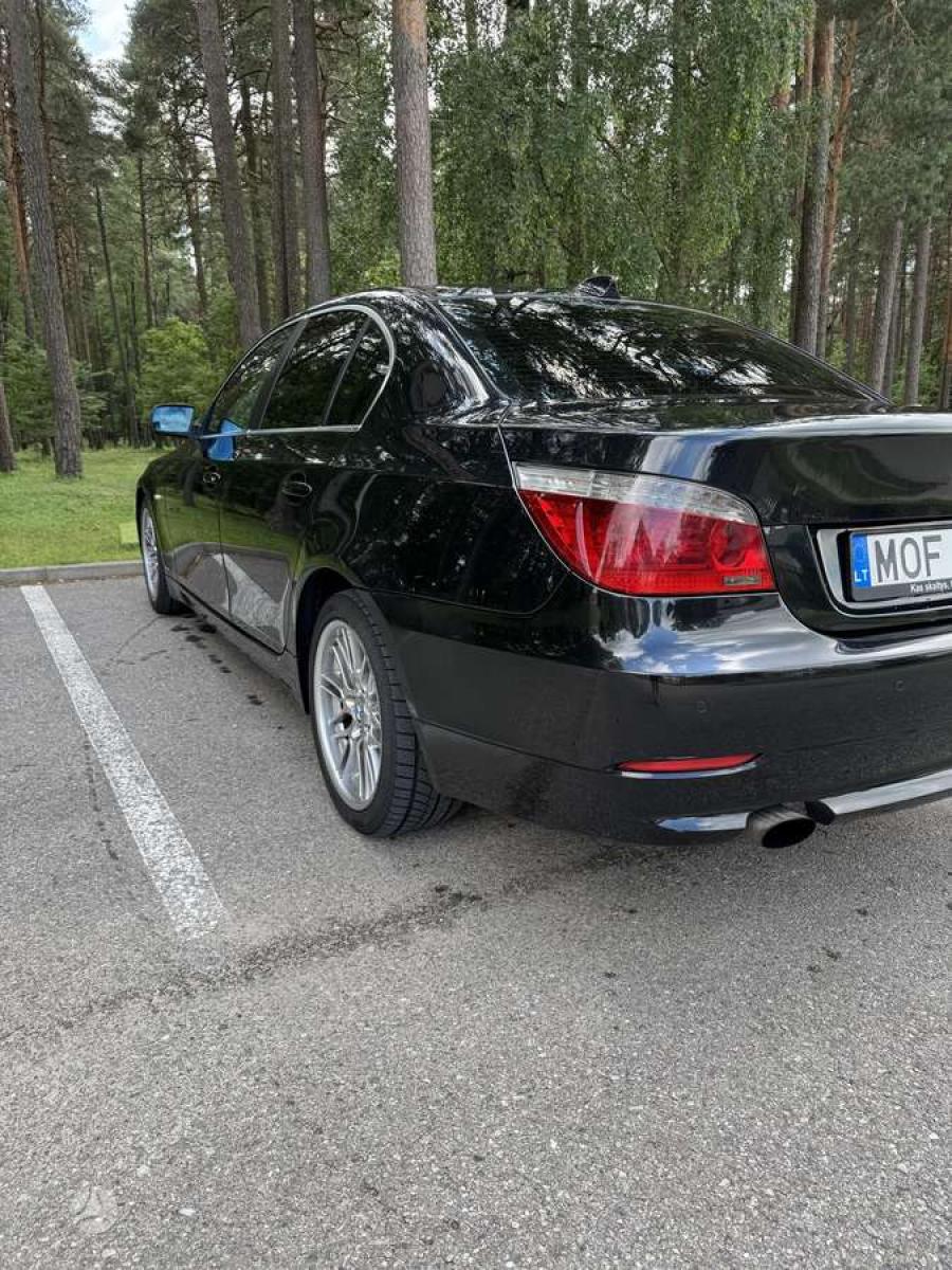 Melns BMW 520 2007 Marijampole, ar dzinēja tilpumu 2.00 L un nobraukumu 400 tūkst. km par 3400 €, foto 8 vietnē AUTOMOTO.COM.LV