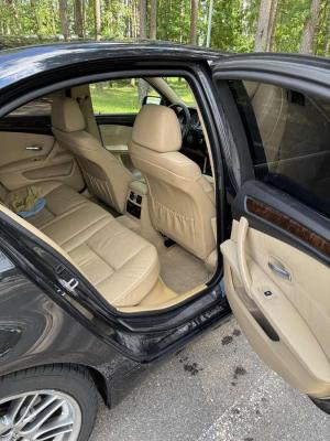 Melns BMW 520 2007 Marijampole, ar dzinēja tilpumu 2.00 L un nobraukumu 400 tūkst. km par 3400 €, foto 12 vietnē AUTOMOTO.COM.LV