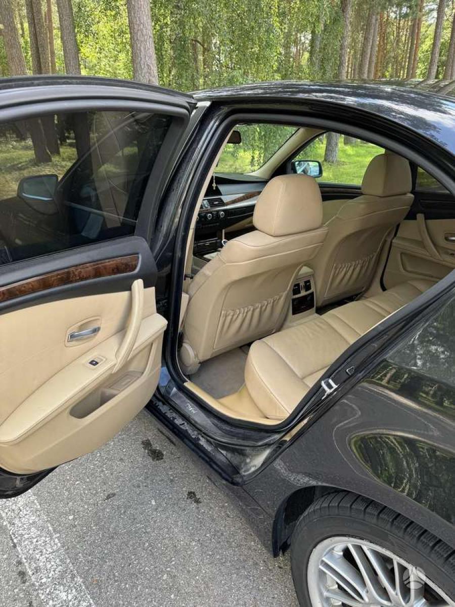Melns BMW 520 2007 Marijampole, ar dzinēja tilpumu 2.00 L un nobraukumu 400 tūkst. km par 3400 €, foto 14 vietnē AUTOMOTO.COM.LV