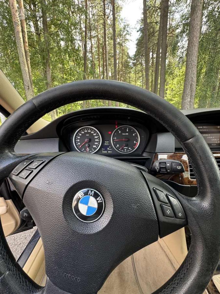 Melns BMW 520 2007 Marijampole, ar dzinēja tilpumu 2.00 L un nobraukumu 400 tūkst. km par 3400 €, foto 20 vietnē AUTOMOTO.COM.LV