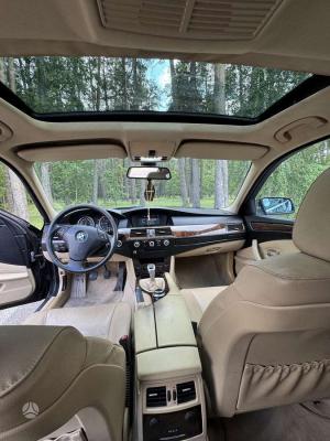 Melns BMW 520 2007 Marijampole, ar dzinēja tilpumu 2.00 L un nobraukumu 400 tūkst. km par 3400 €, foto 22 vietnē AUTOMOTO.COM.LV