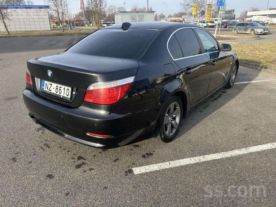 Black BMW 520 2007 in Ogre, with an engine capacity of 2.00 L and mileage of 343 thousand km for 3000 €, photo 4 on AUTOMOTO.COM.LV
