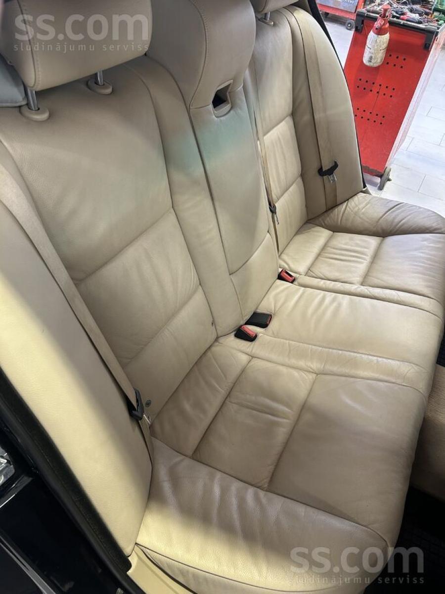 Black BMW 520 2007 in Ogre, with an engine capacity of 2.00 L and mileage of 343 thousand km for 3000 €, photo 9 on AUTOMOTO.COM.LV