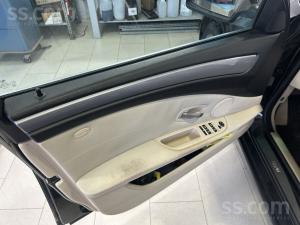 Black BMW 520 2007 in Ogre, with an engine capacity of 2.00 L and mileage of 343 thousand km for 3000 €, photo 12 on AUTOMOTO.COM.LV