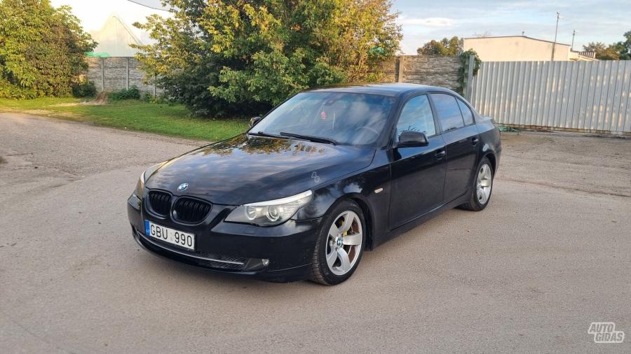 Black BMW 520 2007 in Kaunas, with an engine capacity of 2.00 L and mileage of 365 thousand km for 2399 €, photo 1 on AUTOMOTO.COM.LV