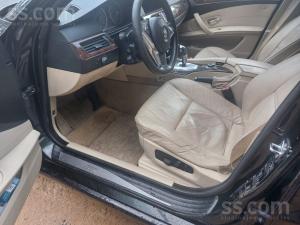 Melns BMW 520 2008 Daugavpils, ar dzinēja tilpumu 2.00 L un nobraukumu 347 tūkst. km par 3450 €, foto 10 vietnē AUTOMOTO.COM.LV